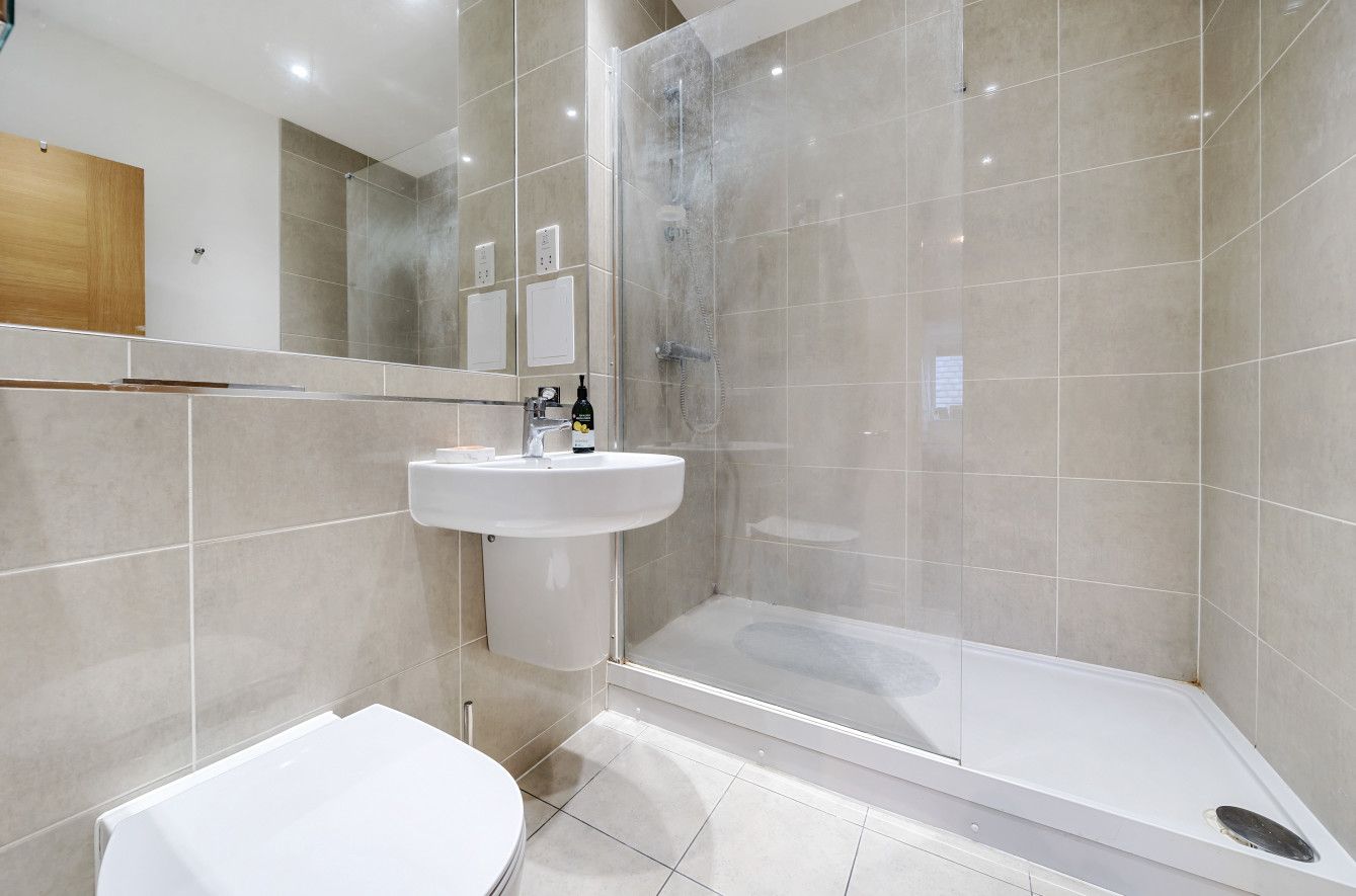 The Vale, Bushey, WD23 - Browns